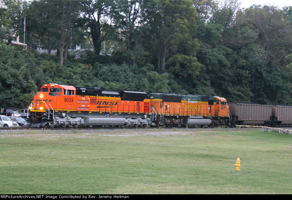BNSF 9059 & 8917 (1)